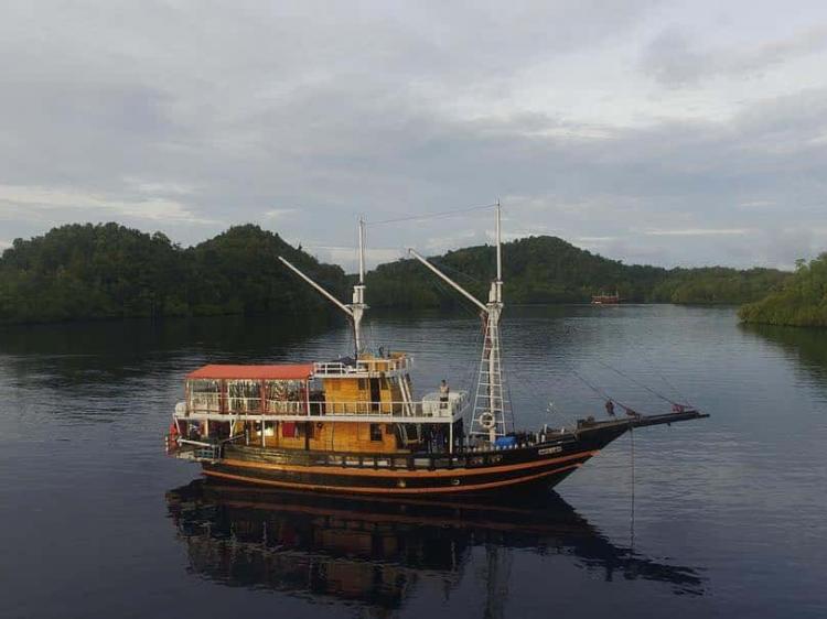 Ratu Laut Liveaboard Gallery - Raja Ampat - Indonesia - Ayo Raja Ampat ...